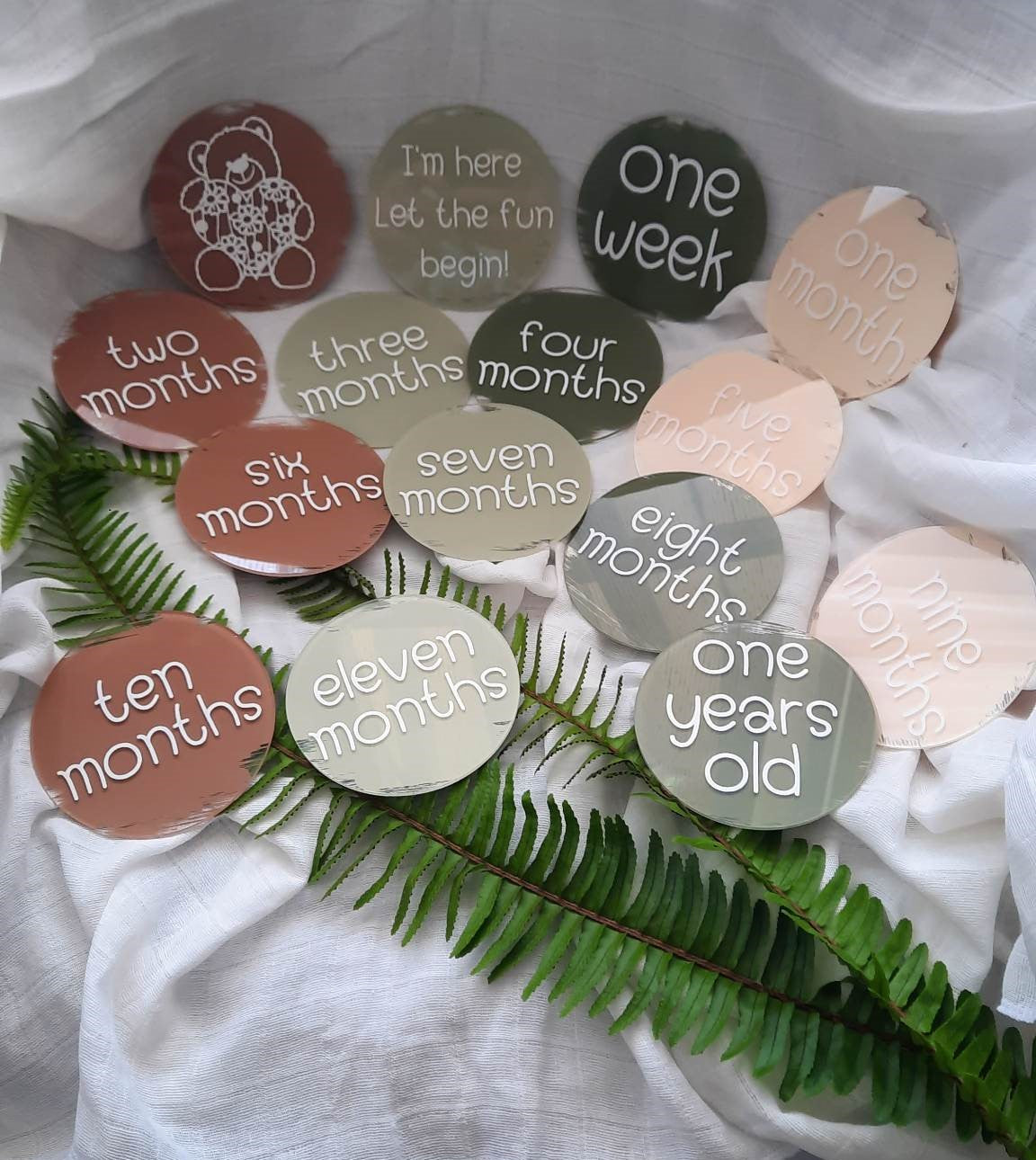 Capture yourPersonalised Baby Statistics Standing Sign